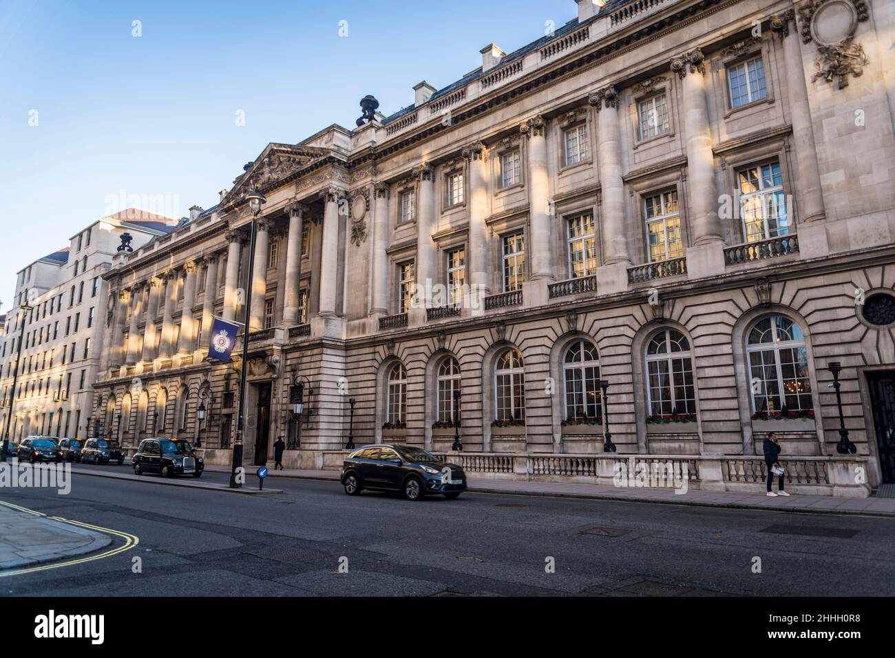 Royal Automobile Club building in Pall Mall street in the upmarket St ...