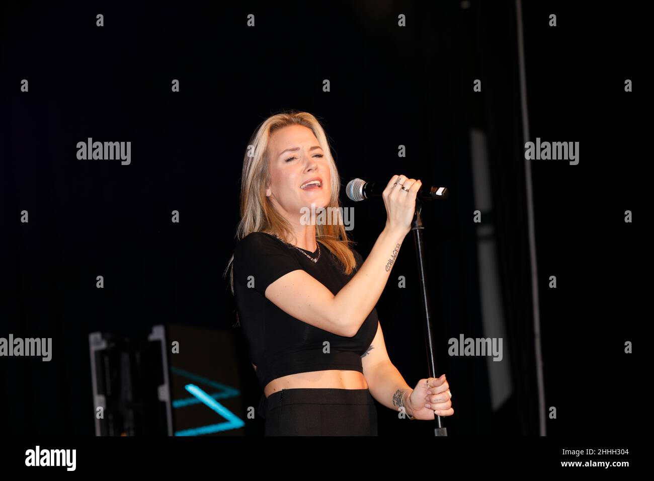 Sonia Liebing bei der Veranstaltung "Fantasy & Freunde" im Messepark ...