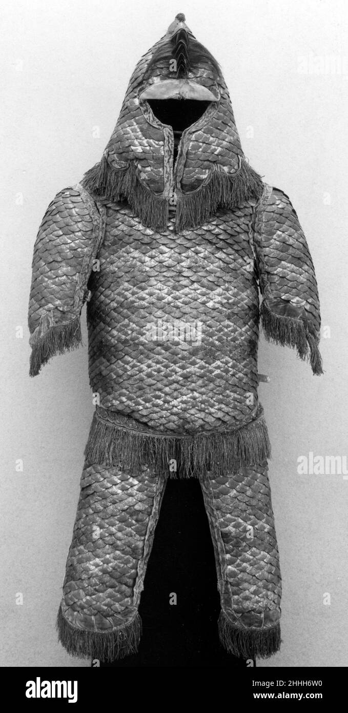 Scale armor chinese hi-res stock photography and images - Alamy