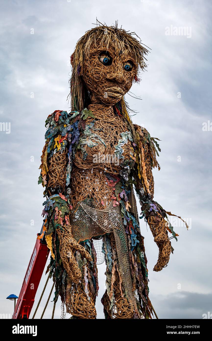 Vision Mechanics mythical sea goddess giant puppet Storm in celebration ...