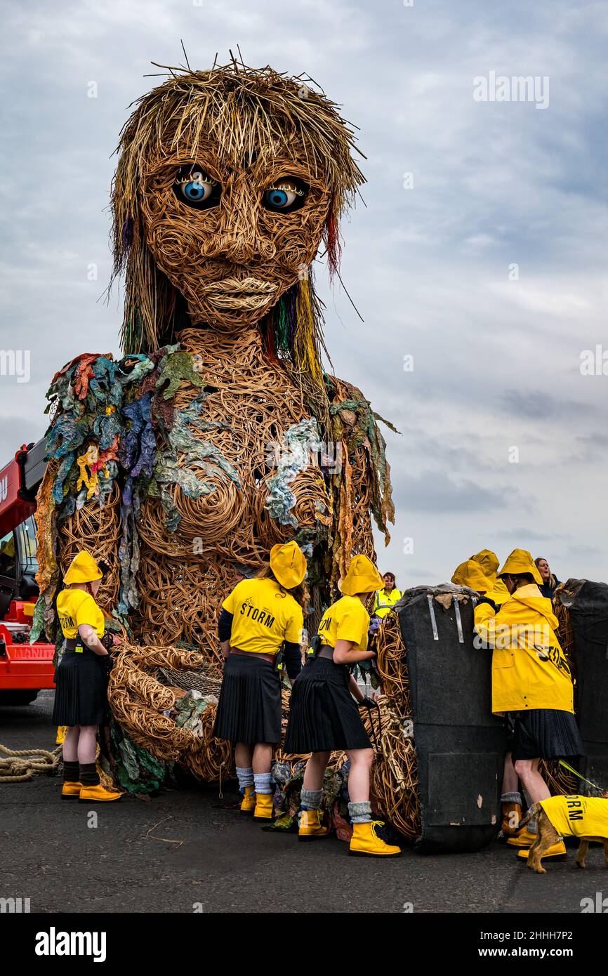 Vision Mechanics mythical sea goddess giant puppet Storm in celebration ...