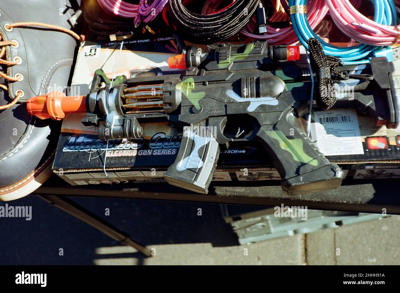 New York, NY, USA. 6th Nov, 2021. Toy electric machine gun for sale ...