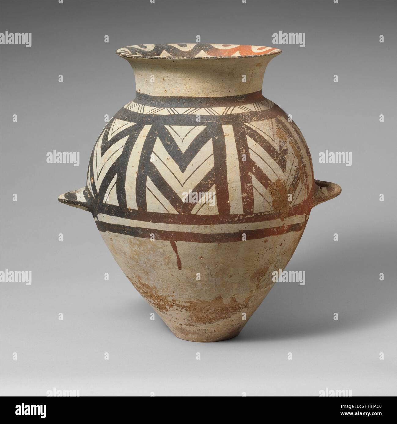 Terracotta jug cycladic early middle hi-res stock photography and ...