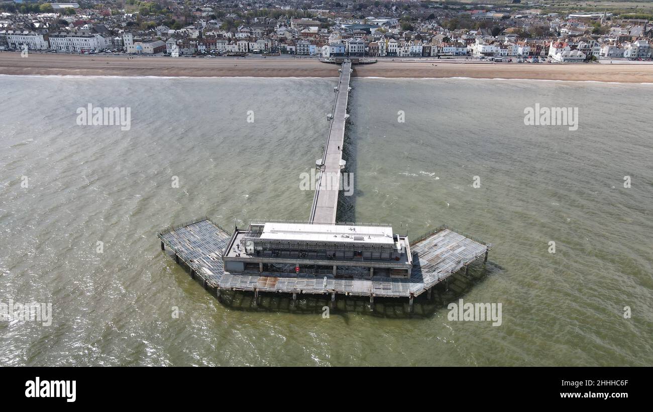 Deal kent seafront architecture hi-res stock photography and images - Alamy