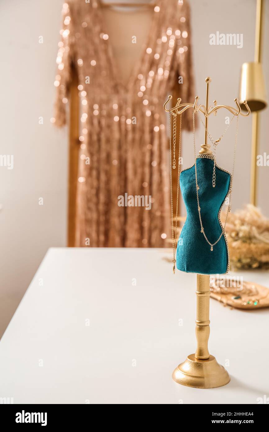 Woman dressing table jewelry hi-res stock photography and images - Alamy