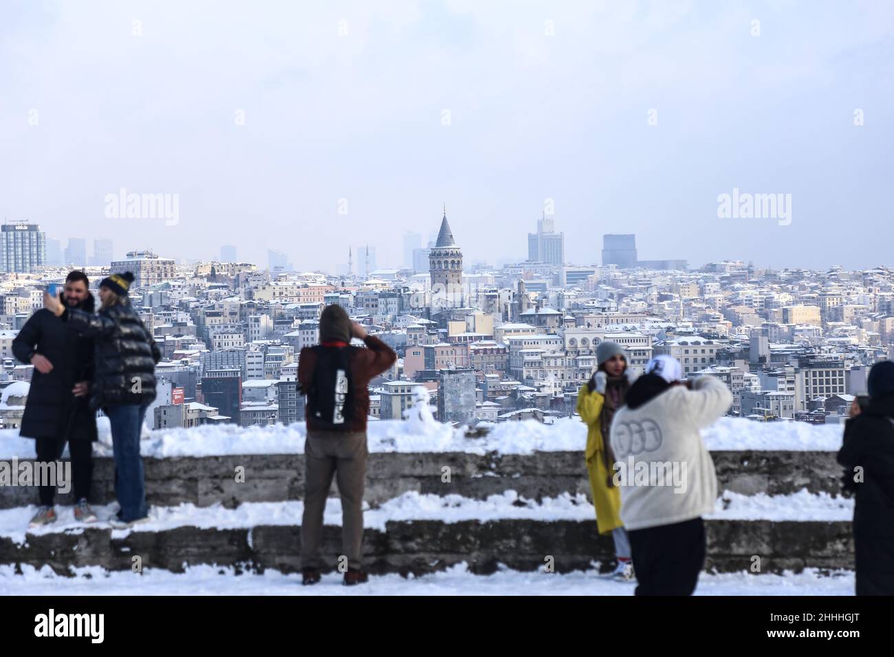 Istanbul, Turkey. 24th Jan, 2022. In Istanbul, where heavy snowfall ...