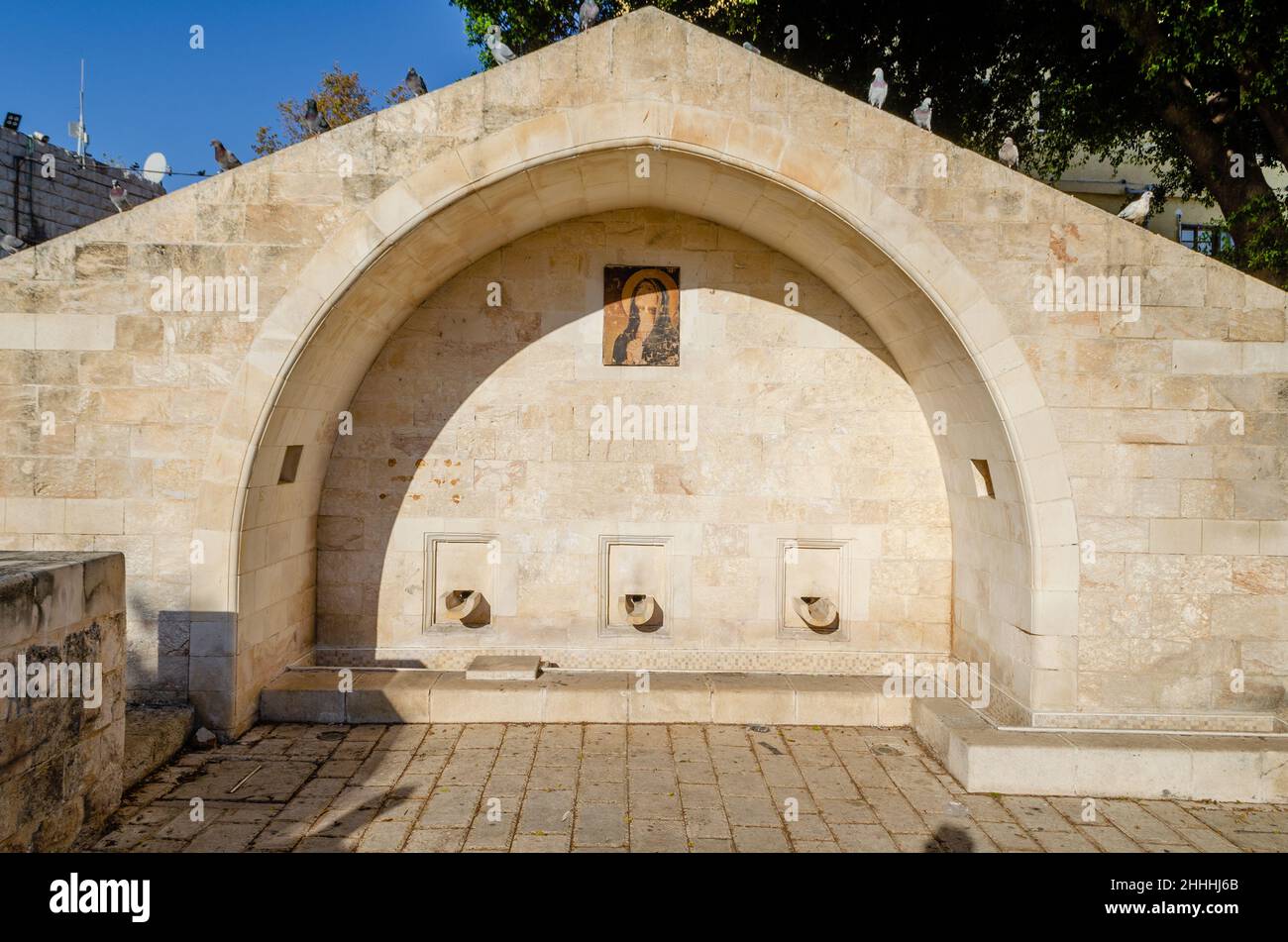 Ancient water well israel hi-res stock photography and images - Alamy