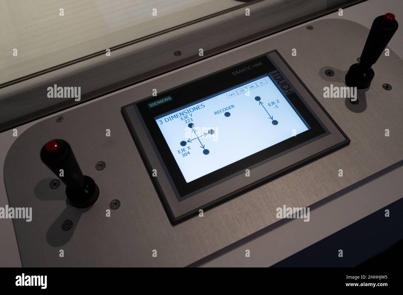 Machine for controlling objects and learn about dimensions and three ...