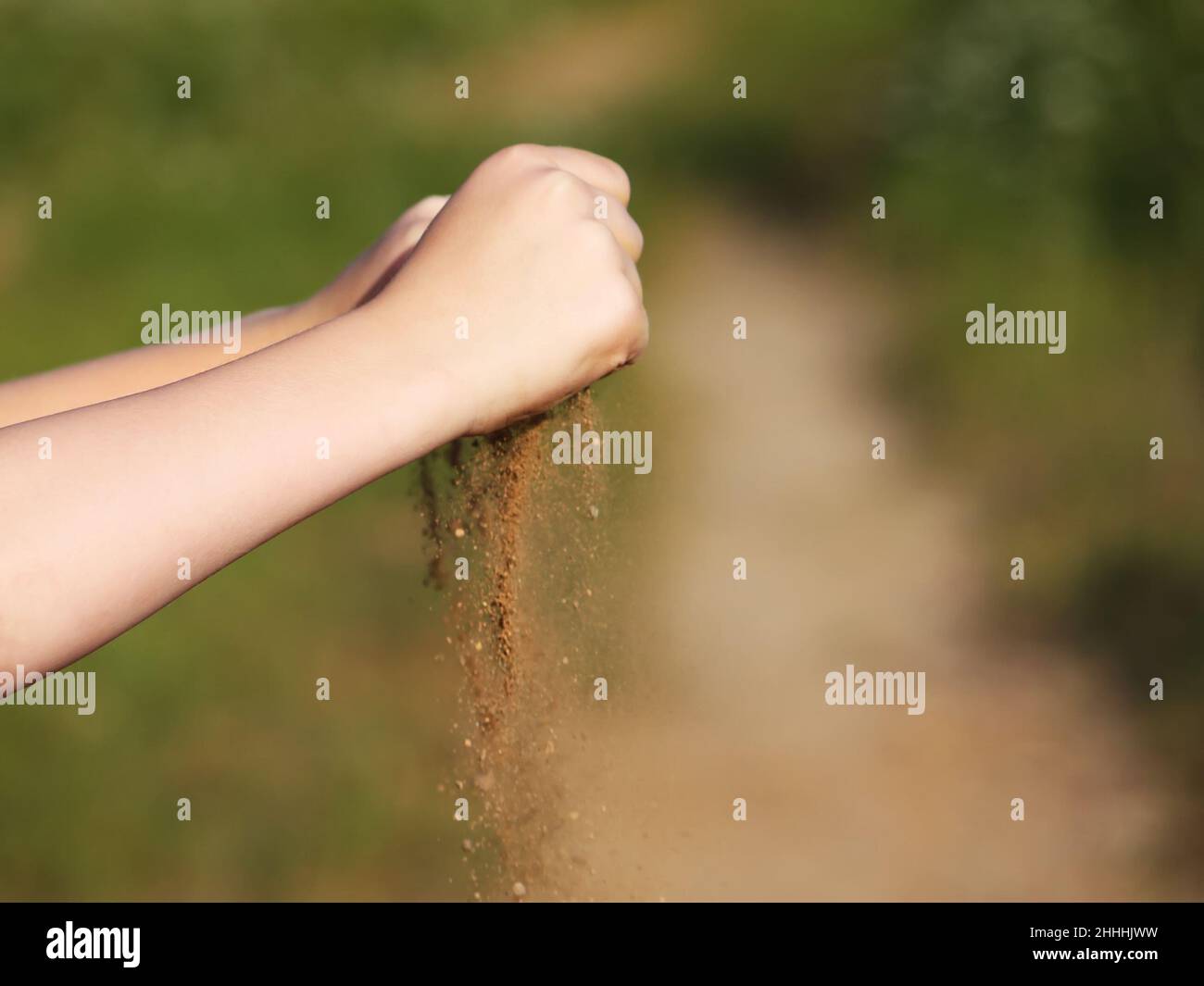 Sift sand hi-res stock photography and images - Alamy