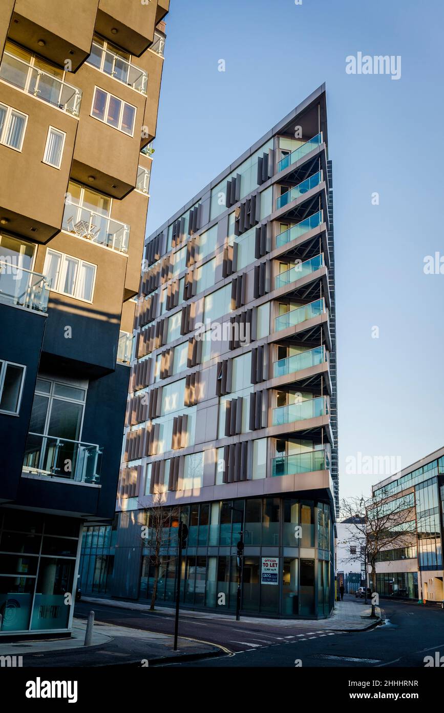 Modern block of flats, Southwark, London, England, UK Stock Photo - Alamy