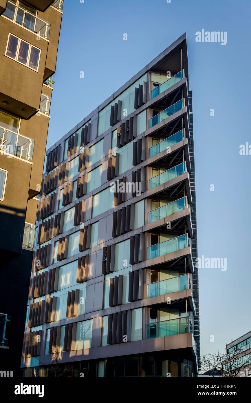 Modern block of flats, Southwark, London, England, UK Stock Photo - Alamy