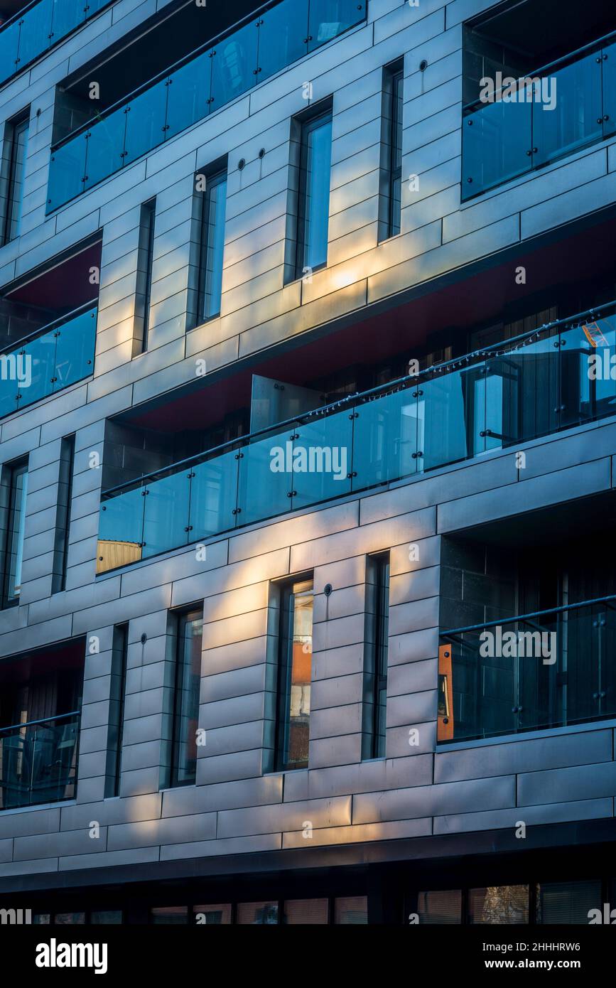 Modern block of flats, Southwark, London, England, UK Stock Photo - Alamy