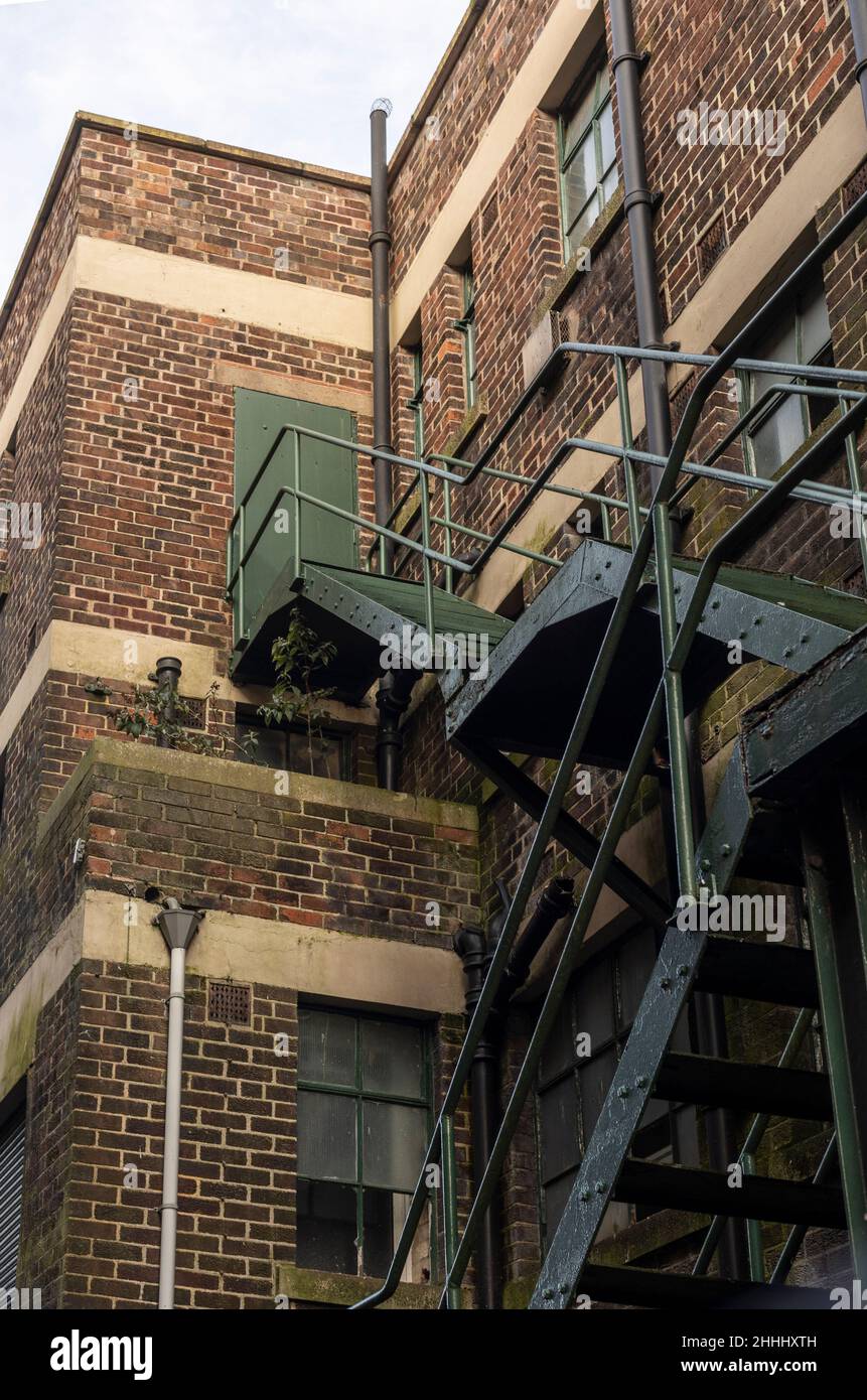 Rusty metal fire escape hi-res stock photography and images - Alamy