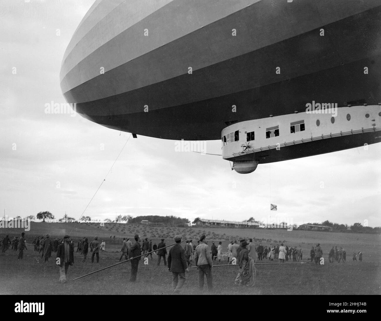 Passenger airship 1920s hi-res stock photography and images - Alamy