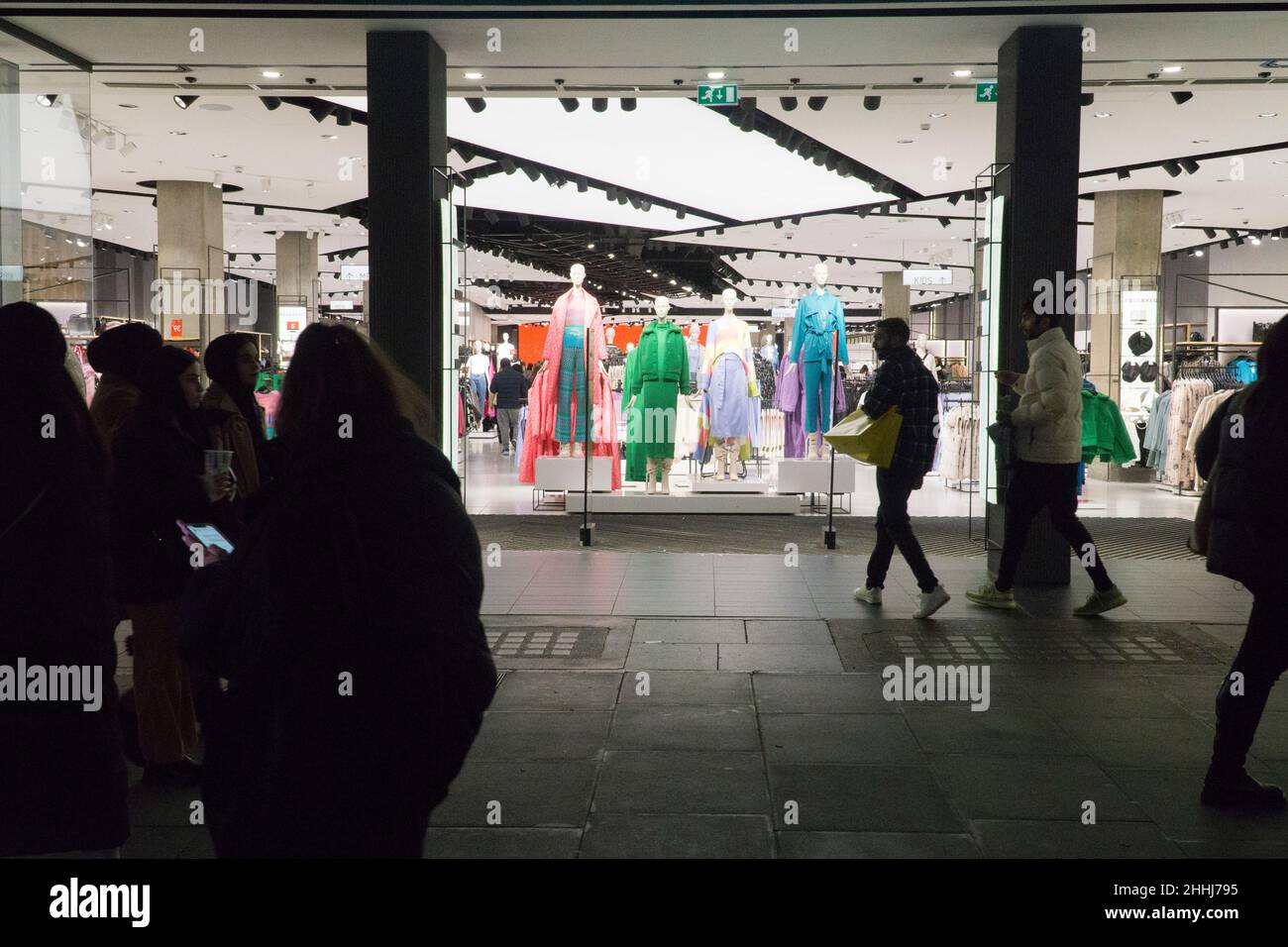 Reserved fashion oxford street hi-res stock photography and images - Alamy
