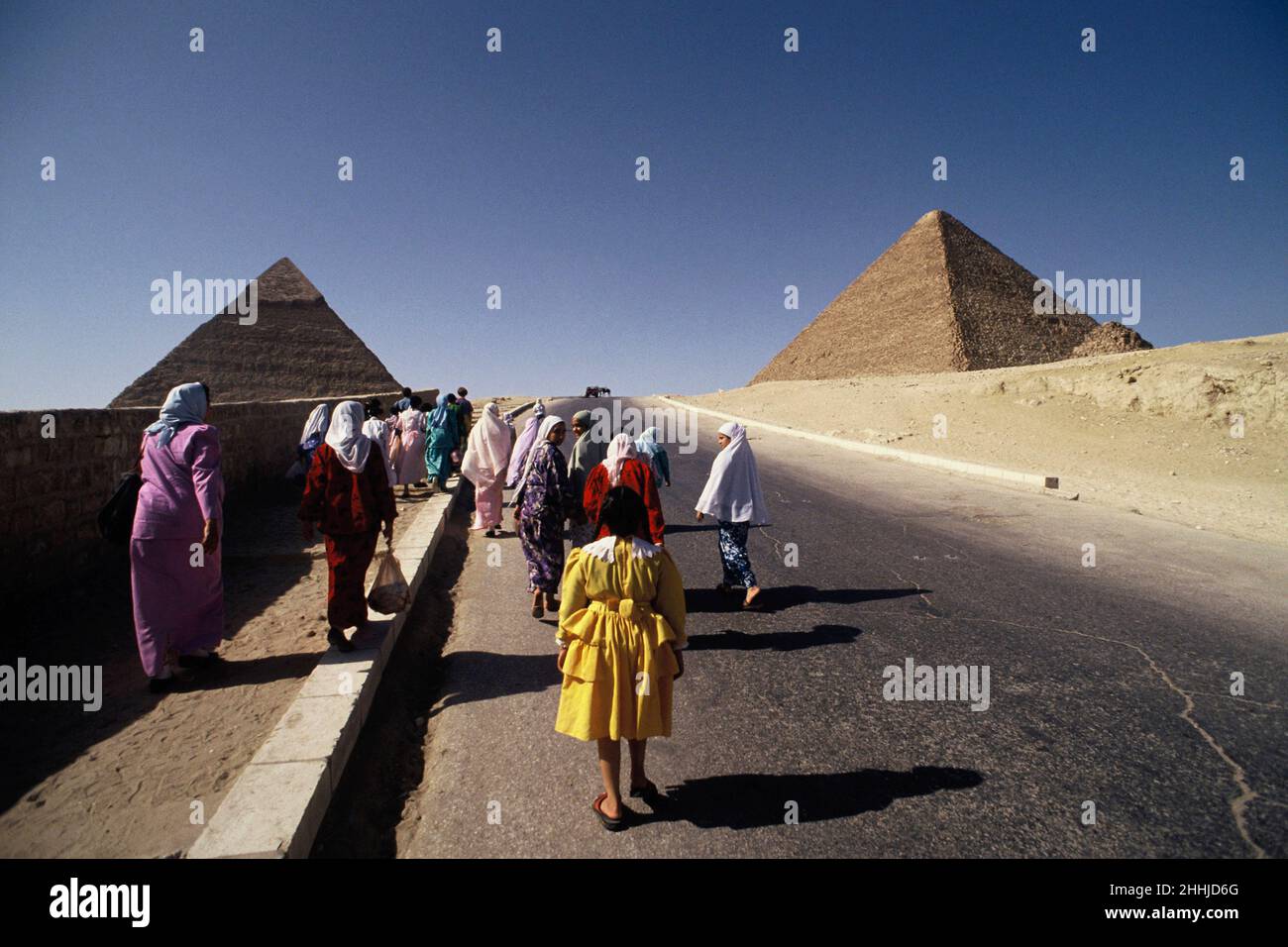 Children pyramid egypt hi-res stock photography and images - Alamy
