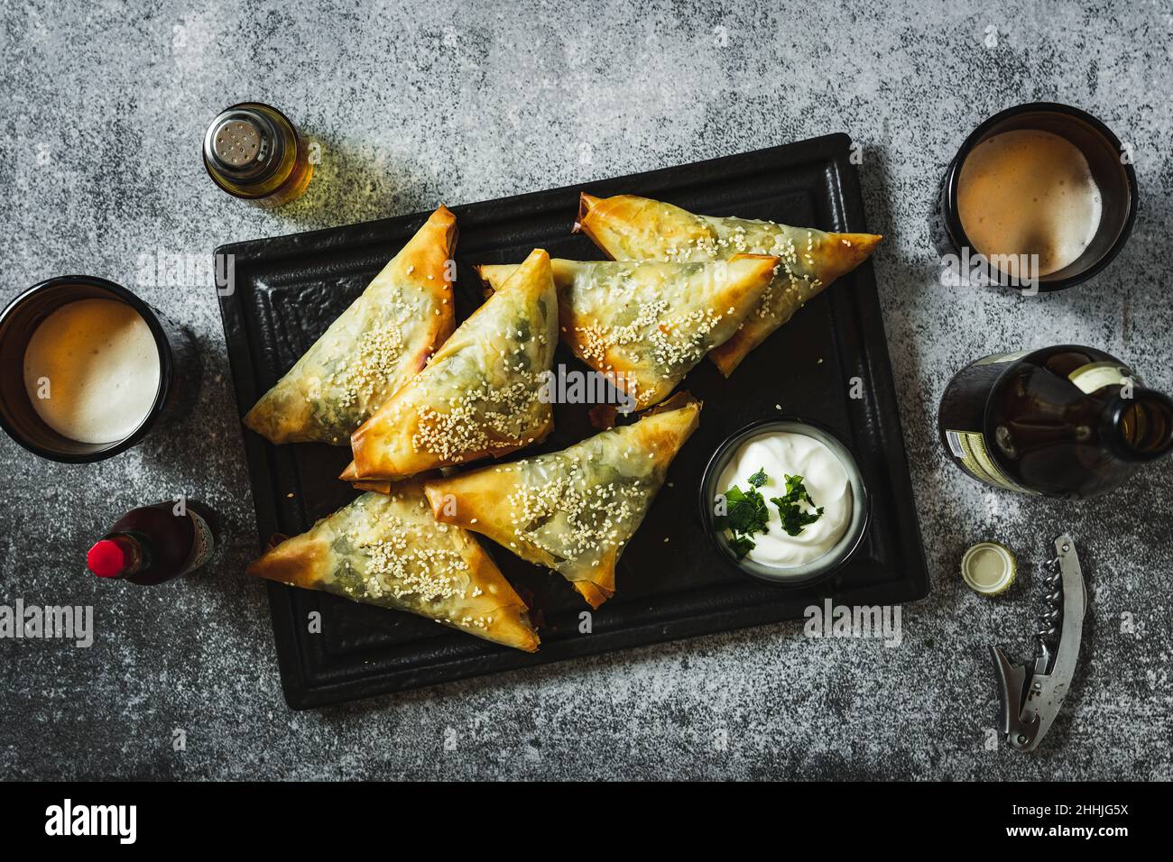 Arabic samosa hi-res stock photography and images - Alamy