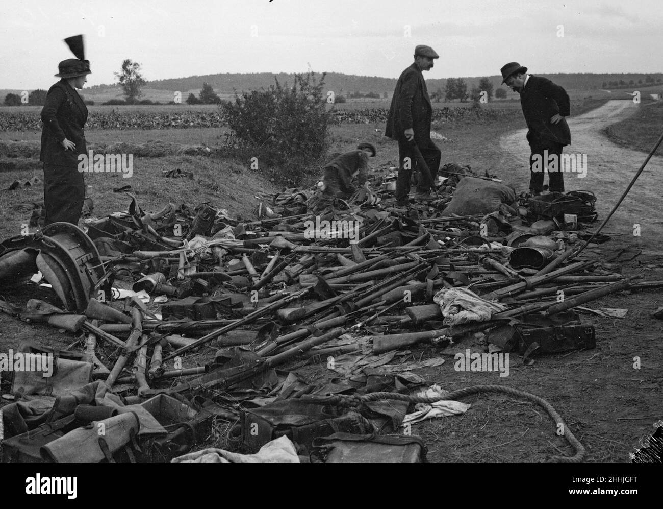 Ww1 battle scene Black and White Stock Photos & Images - Alamy