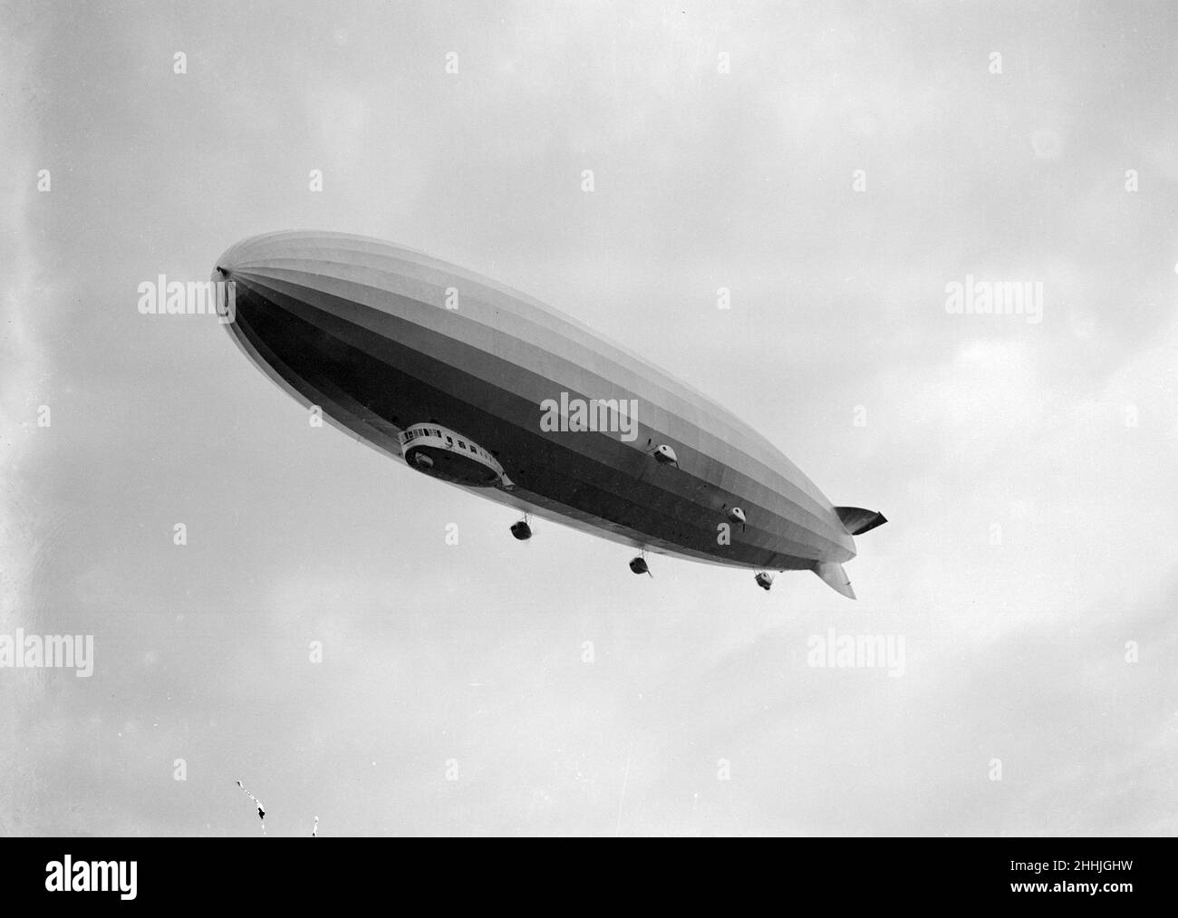 USS Los Angeles (ZR3), a 2,472,000 cubic foot rigid airship was built ...