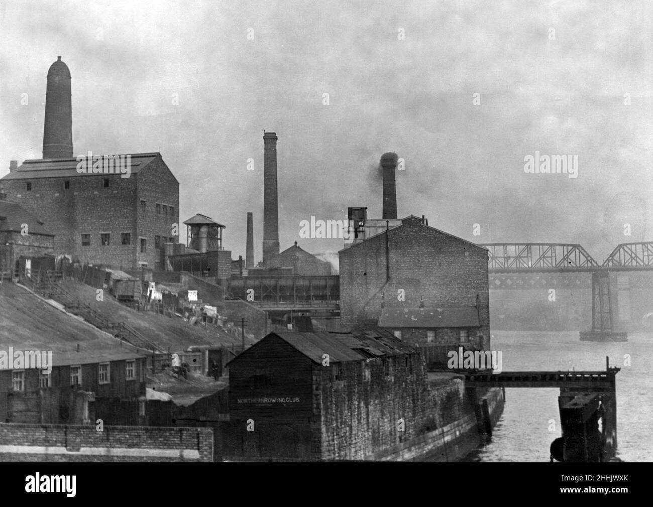 Elswick lead works and shot tower. 2nd March 1930 Stock Photo - Alamy