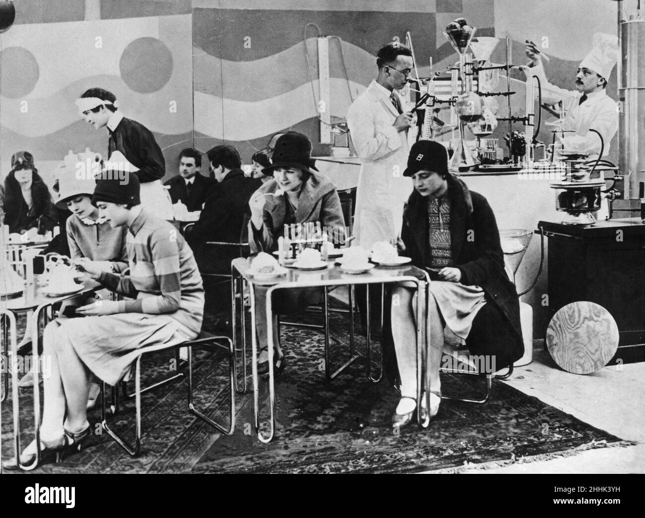 1920s berlin restaurant hi-res stock photography and images - Alamy