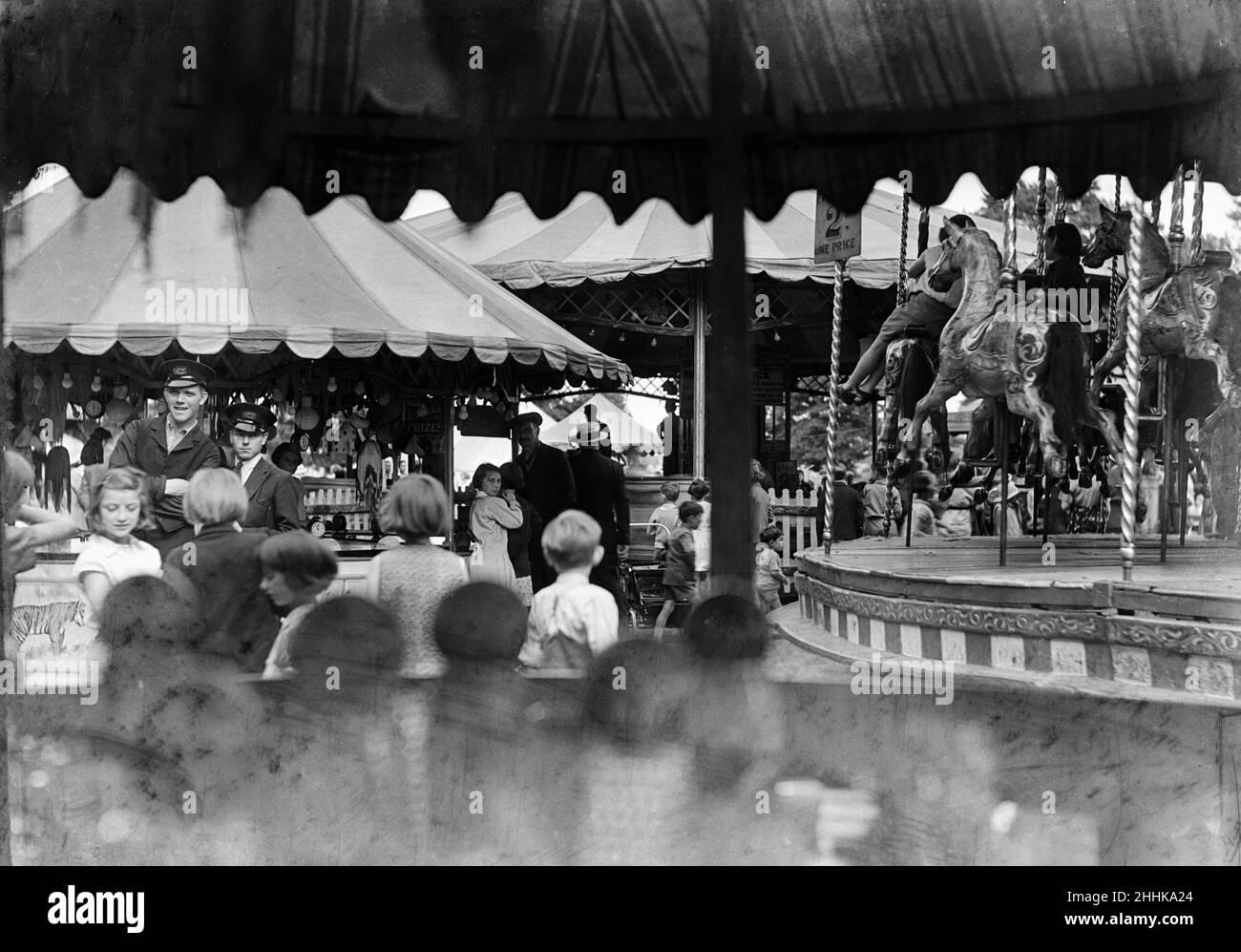 Fairground sideshows hi-res stock photography and images - Alamy