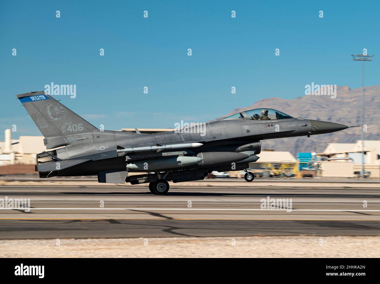 An F-16 Fighting Falcon assigned to the 148th Fighter Wing, Duluth Air ...