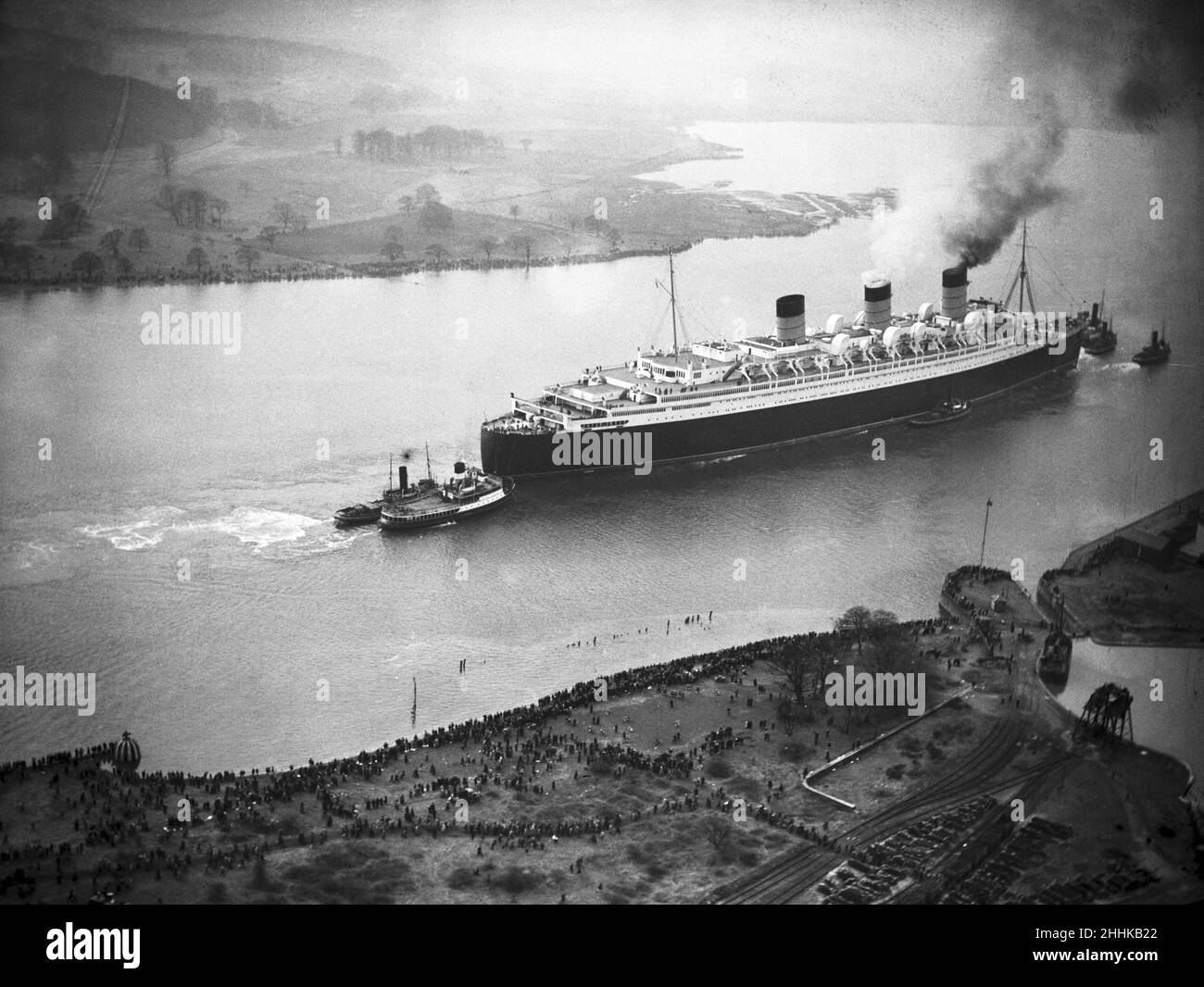 The maiden voyage of the Queen Mary. 27th May 1936 Stock Photo - Alamy