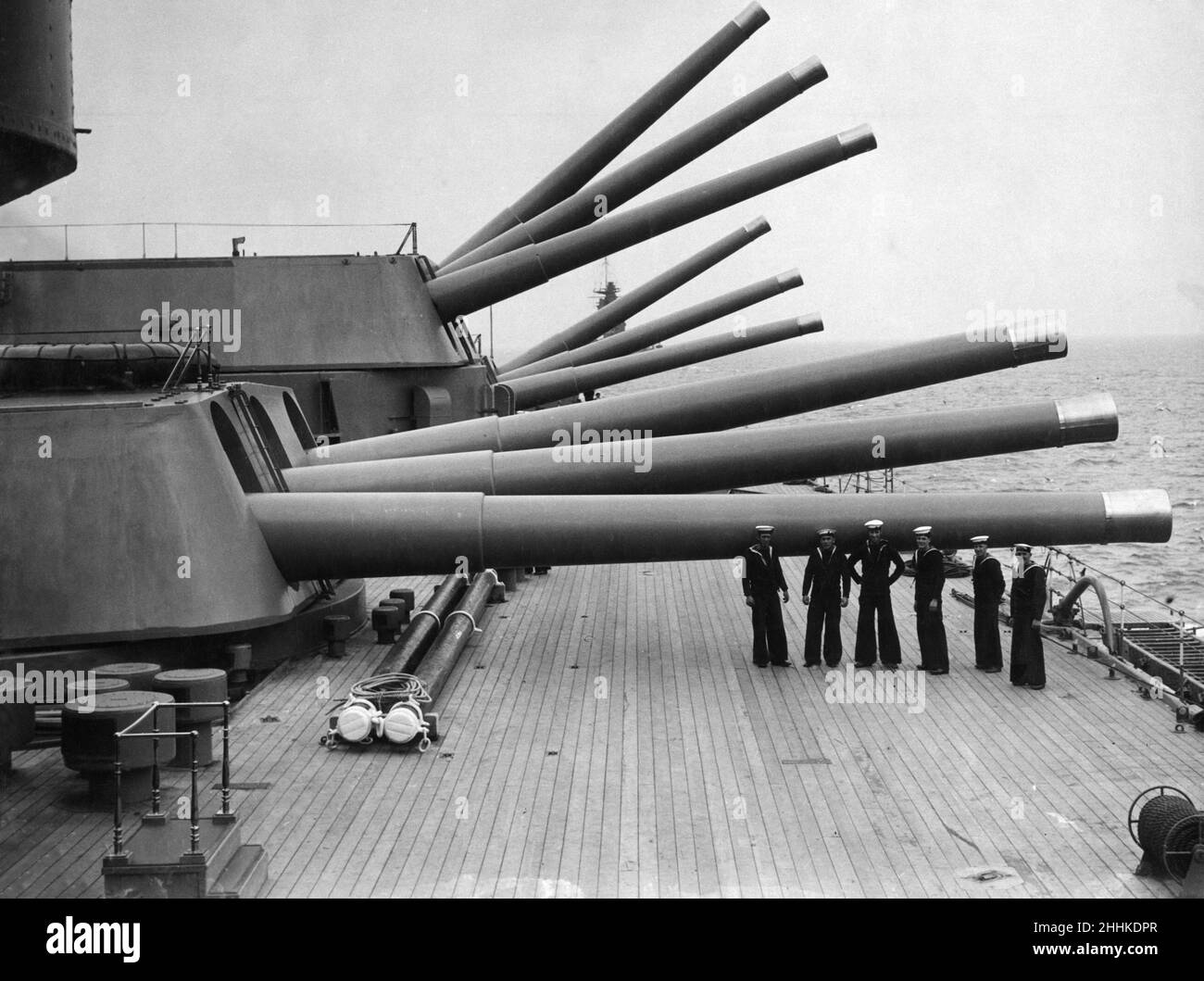 Ships hms rodney hi-res stock photography and images - Alamy