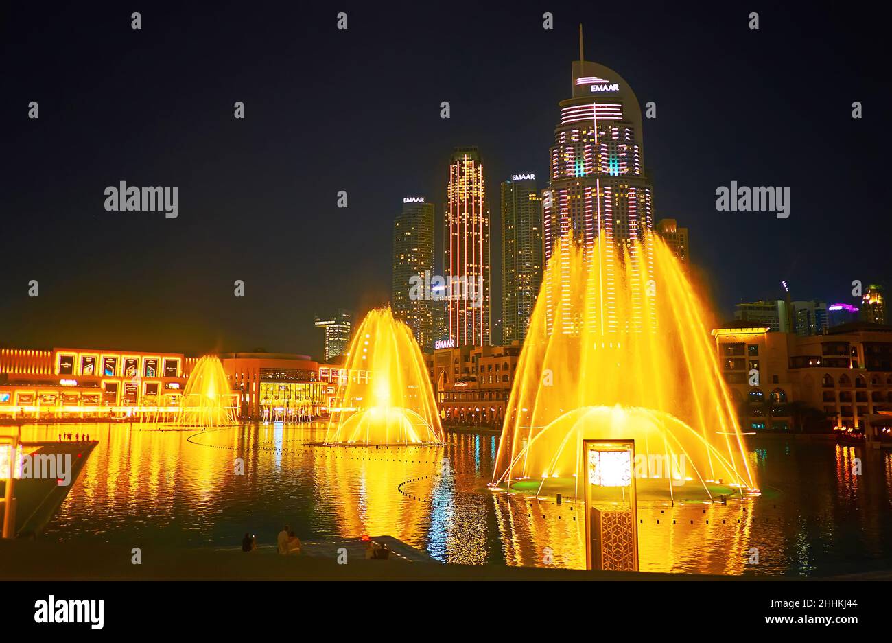 DUBAI, UAE - MARCH 7, 2020: Impressive show of Dubai Fountain on dark ...
