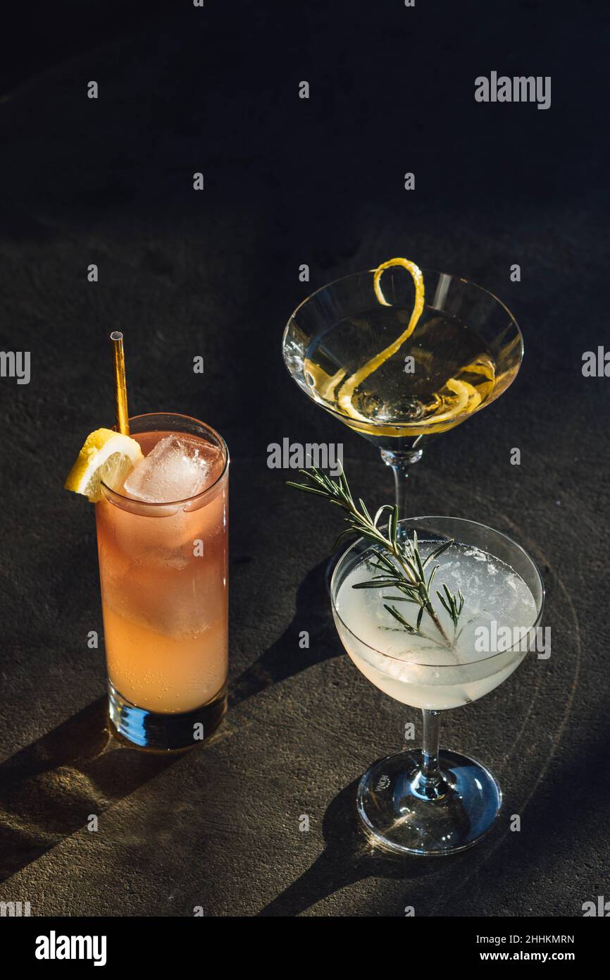 Golden cocktail hour hi-res stock photography and images - Alamy