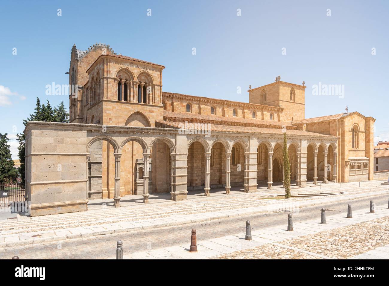 Sunny facade old city hi-res stock photography and images - Alamy