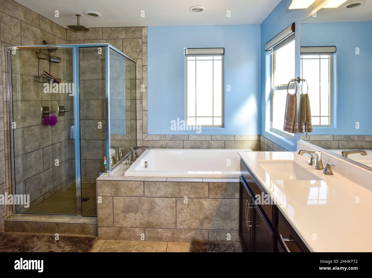 Home interior luxury bathroom Stock Photo - Alamy