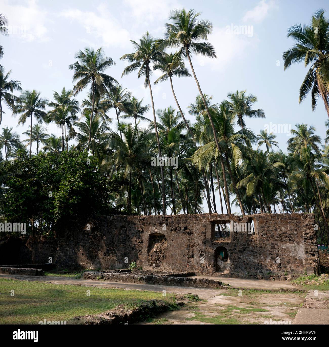 The abandoned ruins of Revdanda fort owned by Portuguese during their ...