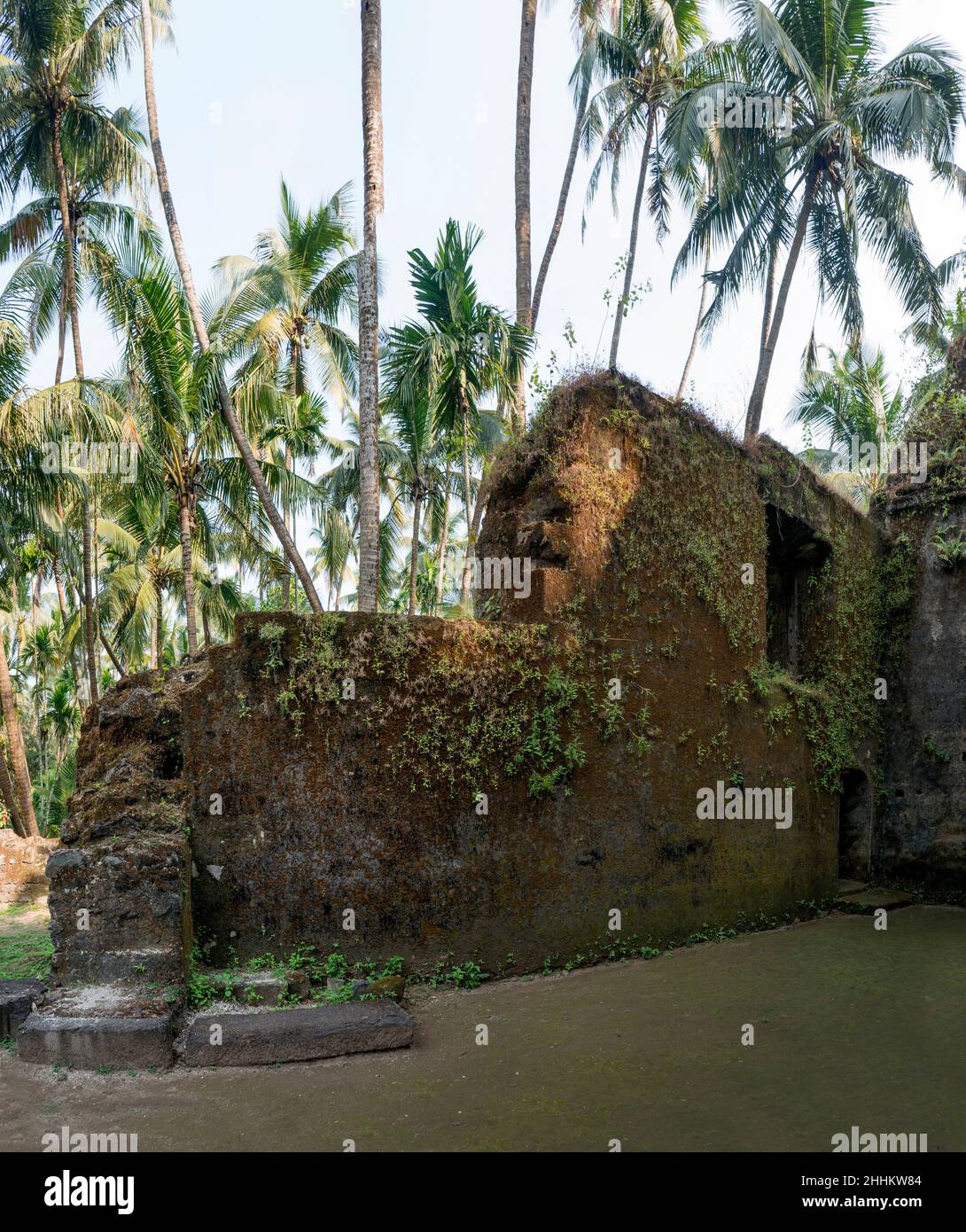 The abandoned ruins of Revdanda fort owned by Portuguese during their ...