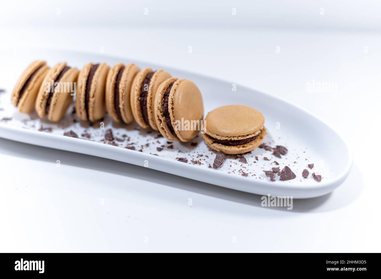 White macarons hi-res stock photography and images - Alamy