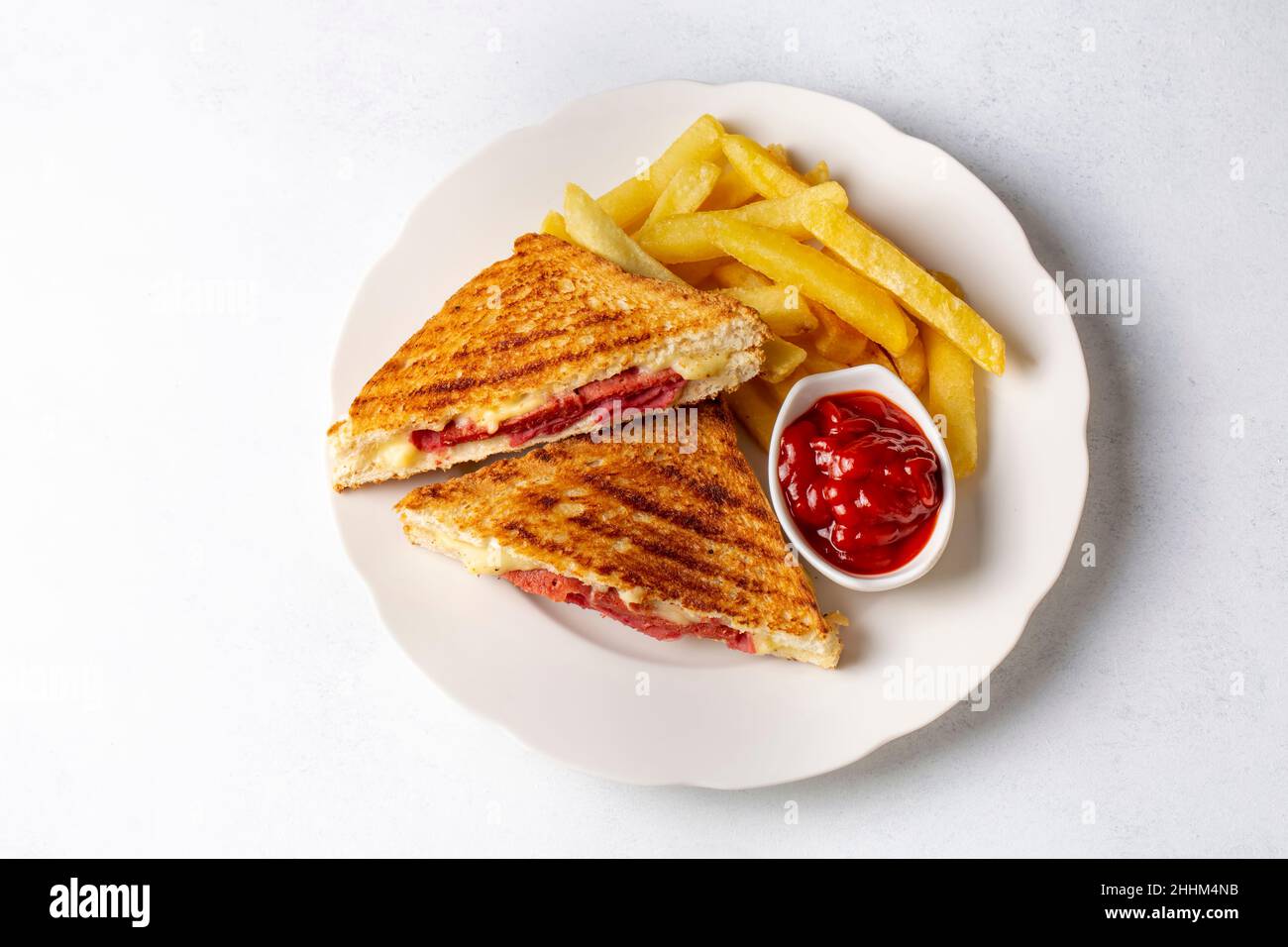 Turkish toast, mixed toast with cheddar cheese, sausage and ham, with ...