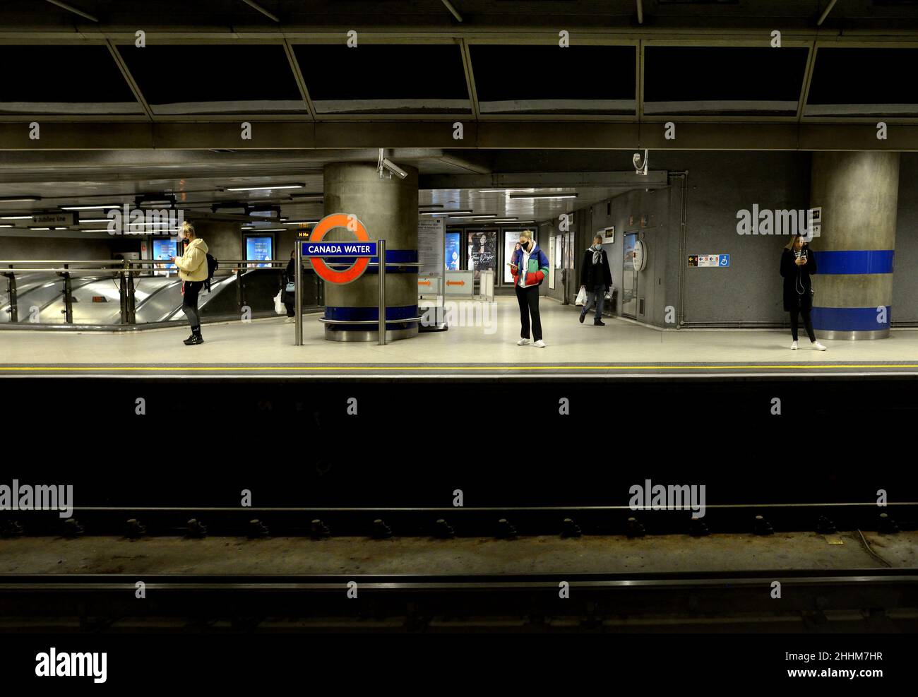 Canada water underground station hi-res stock photography and images ...