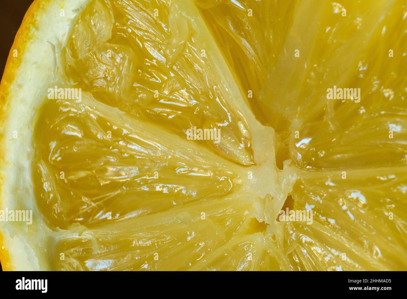 Lemon cut in half hi-res stock photography and images - Alamy