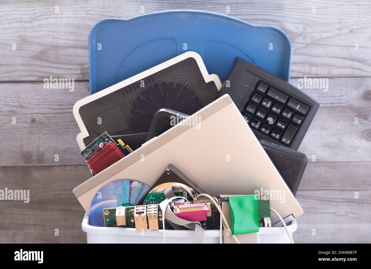 Computer in the bin hi-res stock photography and images - Alamy