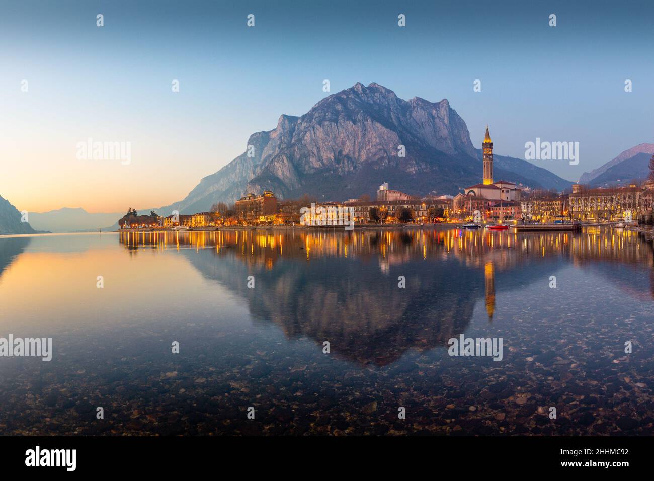 Lago di lecco hi-res stock photography and images - Alamy