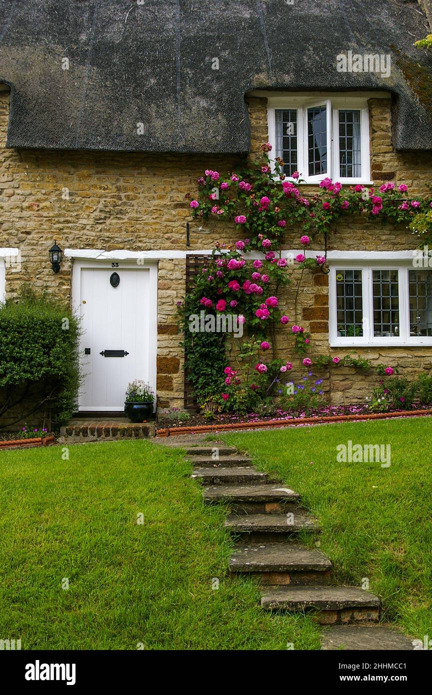 Pretty building uk hi-res stock photography and images - Alamy