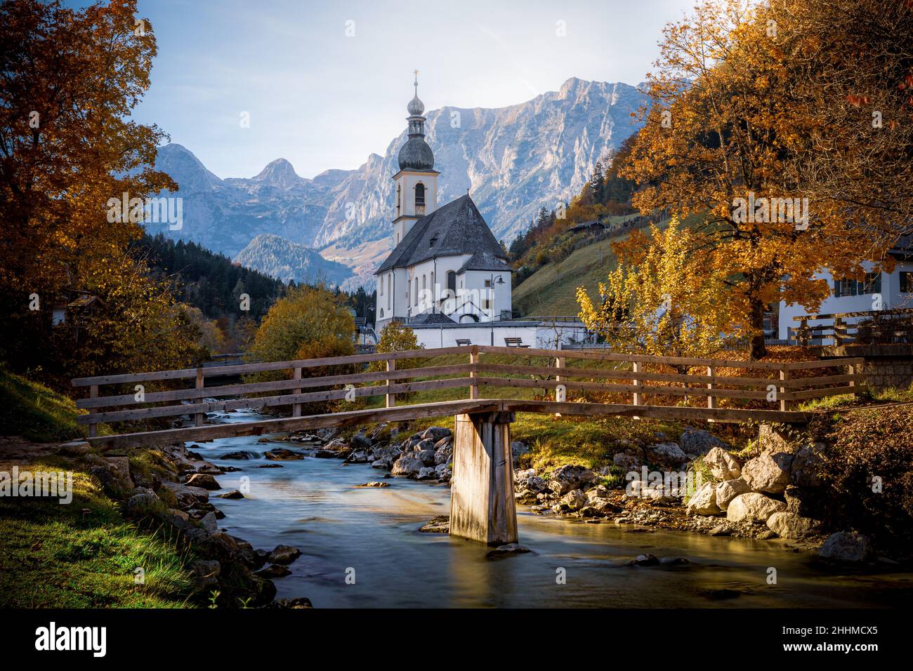 Die Pfarrkirche St. Sebastian ist eine römisch-katholische ...