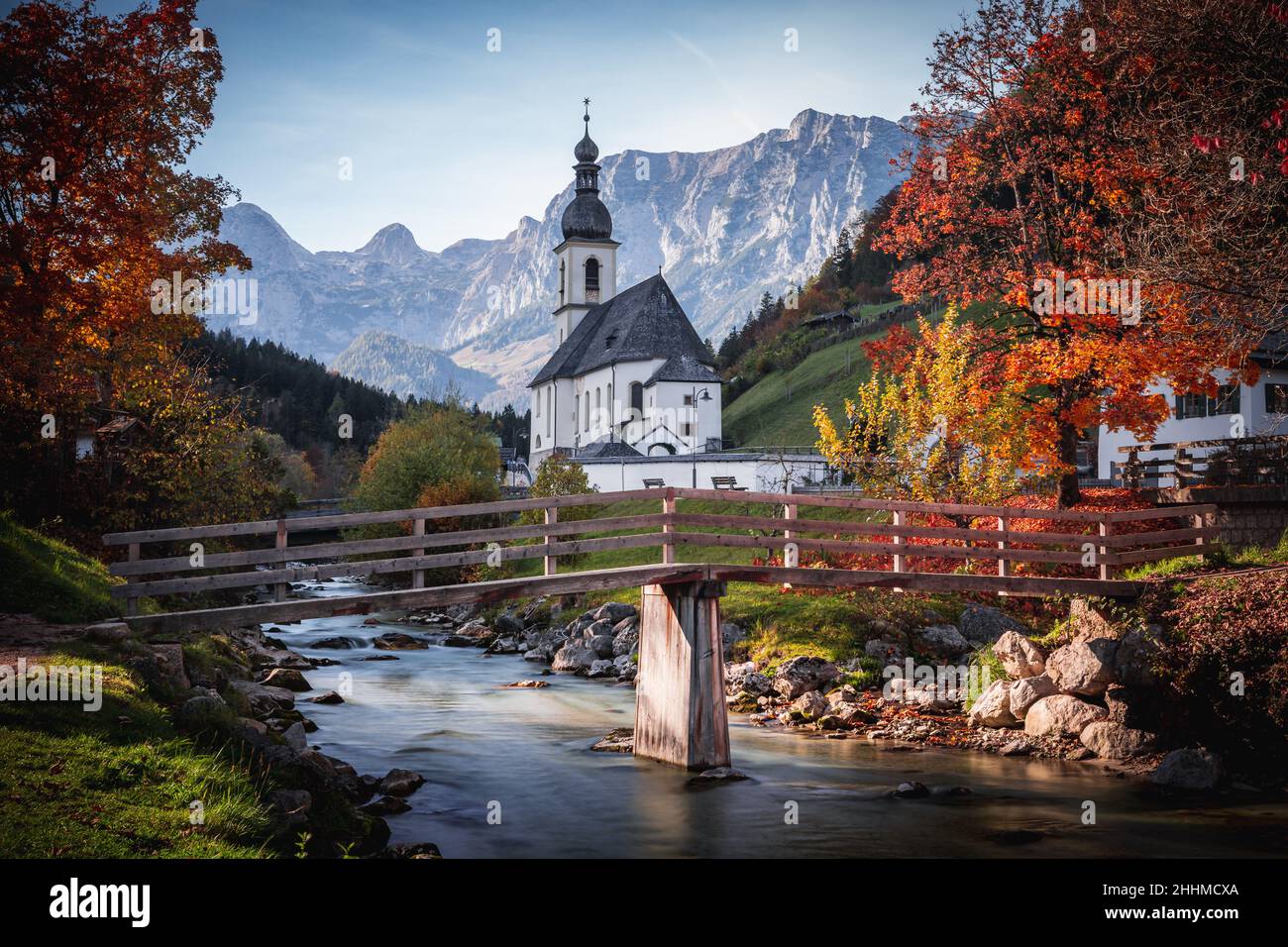 Die Pfarrkirche St. Sebastian ist eine römisch-katholische ...