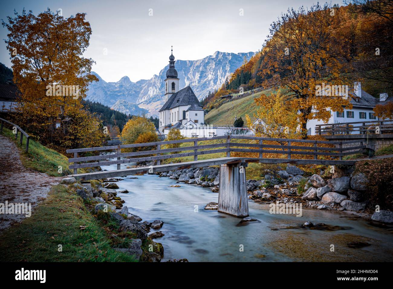 Die Pfarrkirche St. Sebastian ist eine römisch-katholische ...
