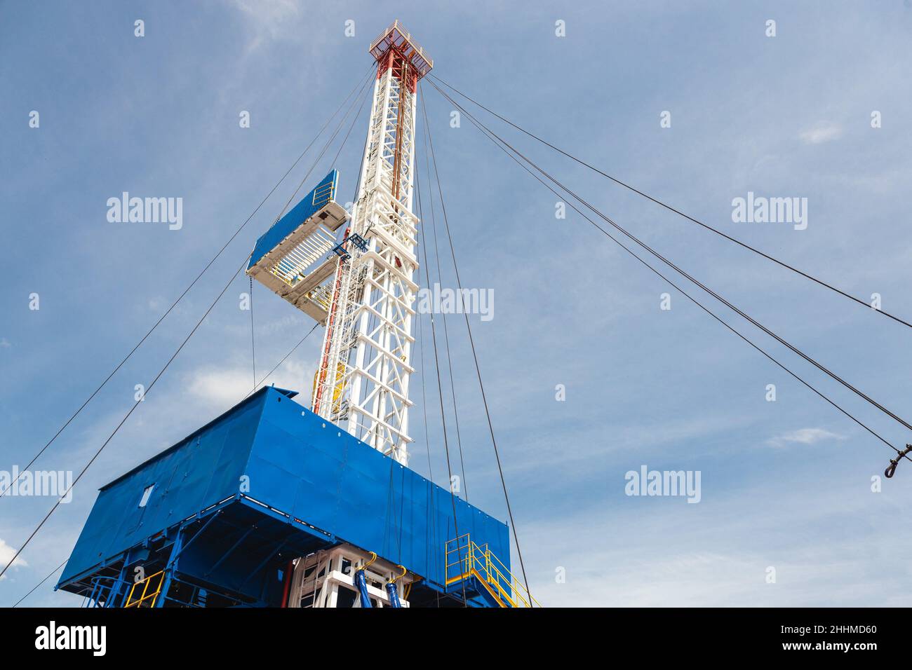 Mobile drilling rig close-up. Drilling and servicing oil and gas wells ...