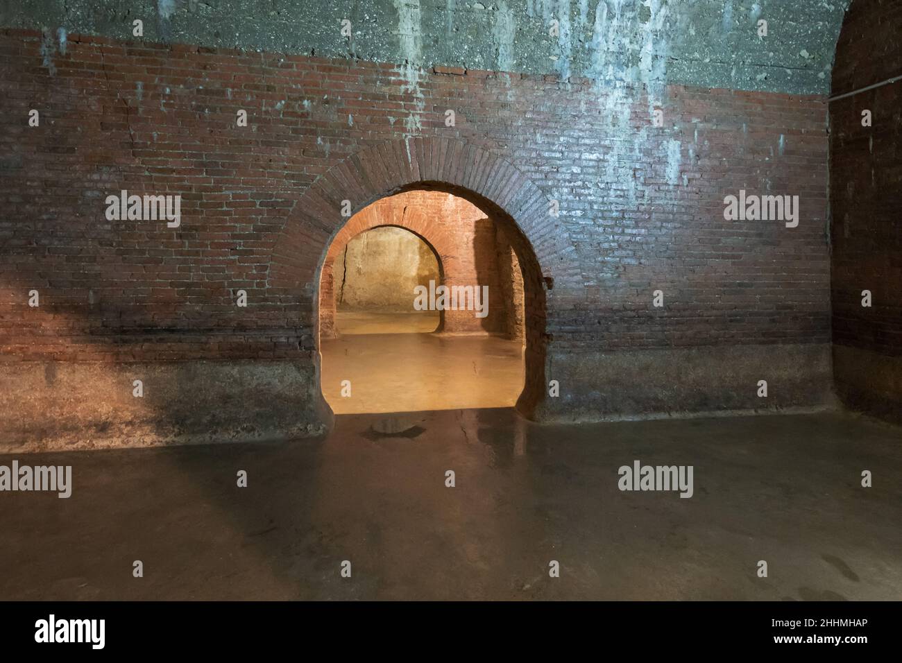 Roman cisterns hi-res stock photography and images - Alamy
