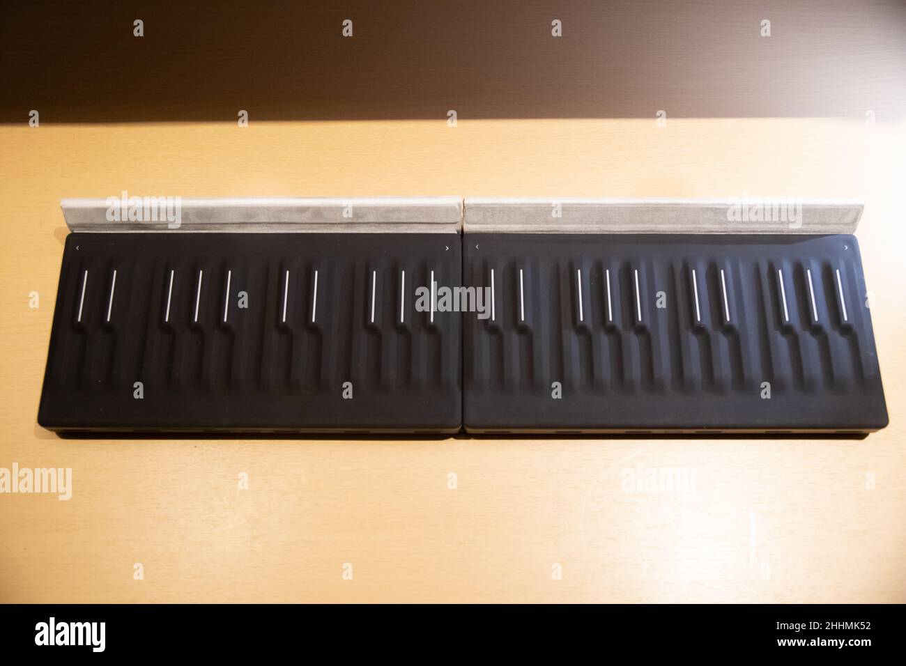 Keyboard controller hi-res stock photography and images - Alamy