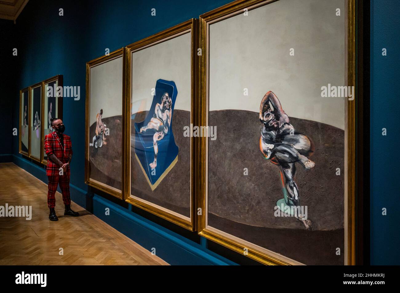 Three figures in a room hi-res stock photography and images - Alamy