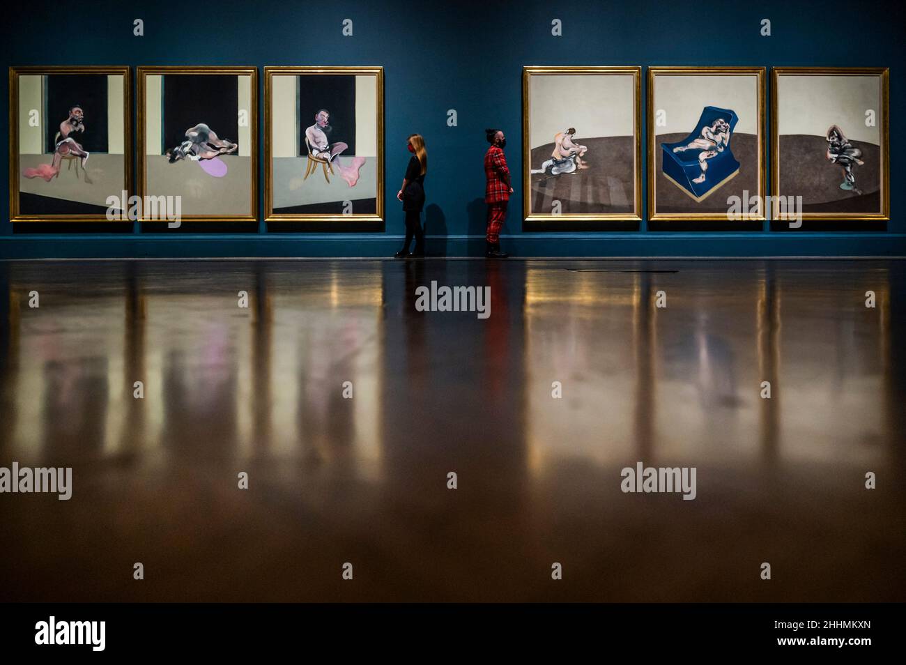 London, UK. 25th Jan, 2022. Three figures in a room, 1964 and Triptych ...